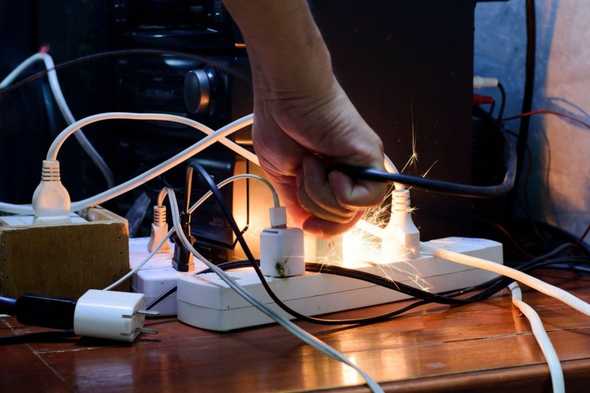 Scurtcircuitul electric: cauze, tipuri, metode de prevenire